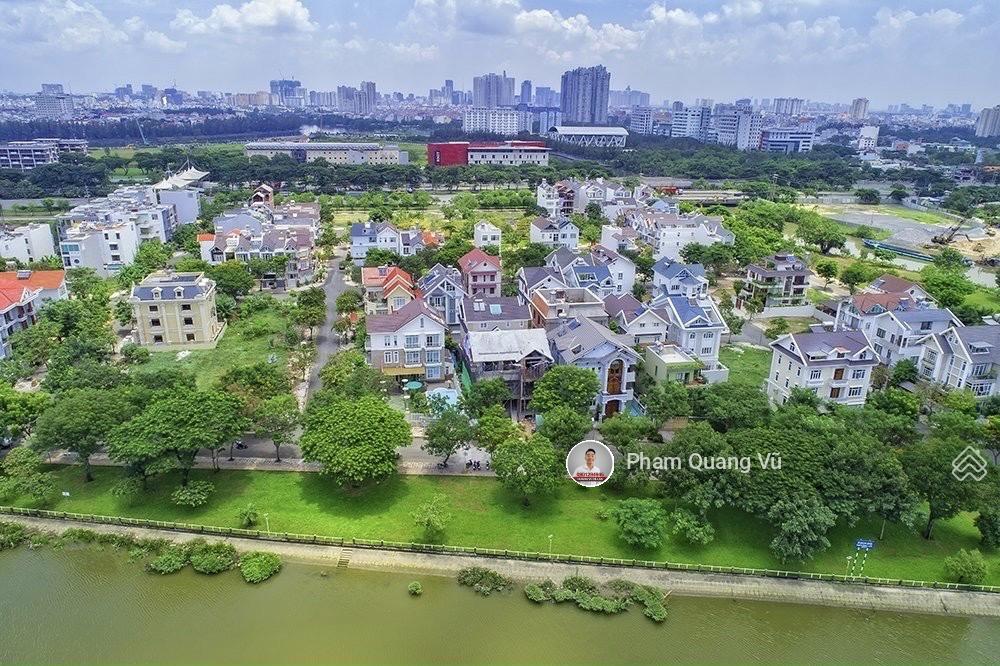 Bán 8 căn nhà phố - biệt thự KDC Sadeco Ven Sông Q.7 DT: 7x18m, 13x18m giá 18 tỷ LH 0901 294