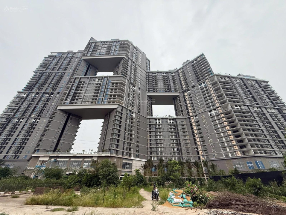 Cần bán căn Studio toà SF1 Sky Forest 31m2 hướng Nam, giá 2.680 tỷ bao phí