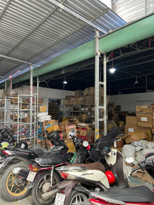 Cho thuê xưởng mặt tiền kdc Vĩnh Lộc, BHHB500m2 25x20 35tr/th Cont vào ...