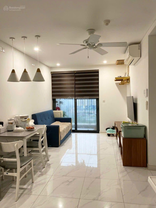 Bán căn 2 ngủ. 1 vệ sinh. 55m KĐT Nghĩa Đô - Cầu Giấy. Tòa CT2. 5 tỷ 95. Sổ đỏ sẵn. 0974 687