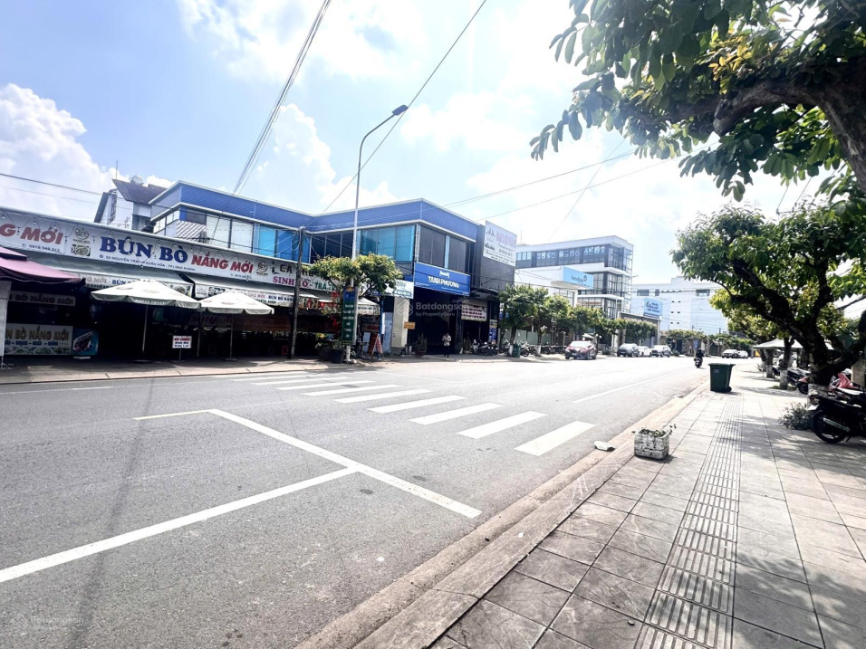 Bán đất 2 mặt tiền rộng 24m,thuận lợi kinh doanh mọi ngành nghề. HĐT ...