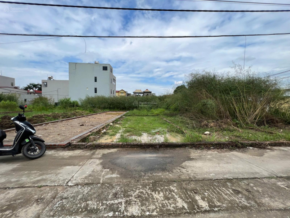 BÁN ĐẤT THỊ TRẤN QUANG MINH Ngõ Thông ,Ô TÔ TRÁNH NHAU 50m giá 3,1 tỷ