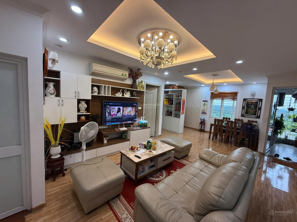 Bán gấp chung cư Ruby City Giang Biên, Long Biên, Hà Nội 3PN 2WC căn góc ban công DN