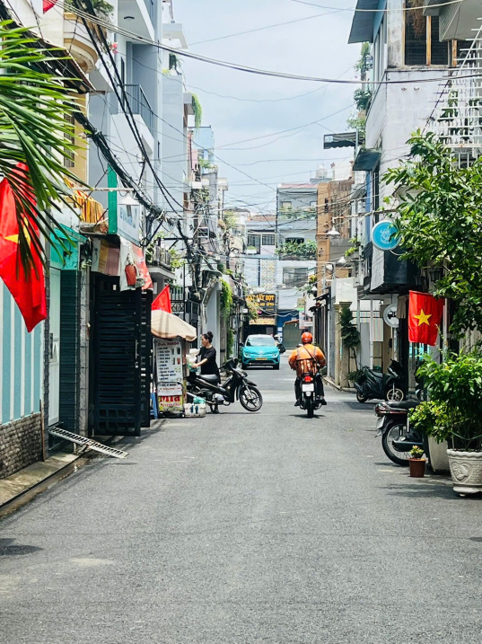 Bán nhà HXH 6m Lê Văn Sỹ P1 Tân Bình 3.3x16m 5 tầng 7PN 4WC Gía 11 tỷ 3TL