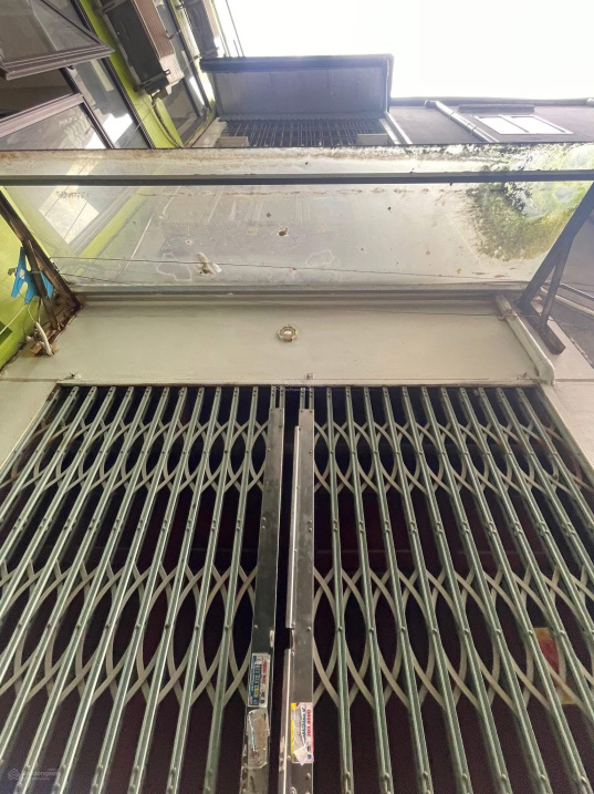 Hàng F0 - dân xây sát QL32, Văn Tiến Dũng