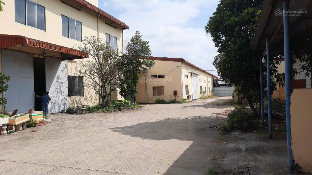 BÁN GẤP NHÀ XƯỞNG NẰM PHƯỜNG THỚI AN QUẬN 12 DT: 2200M GIÁ 100 TỶ LH: 0908 561