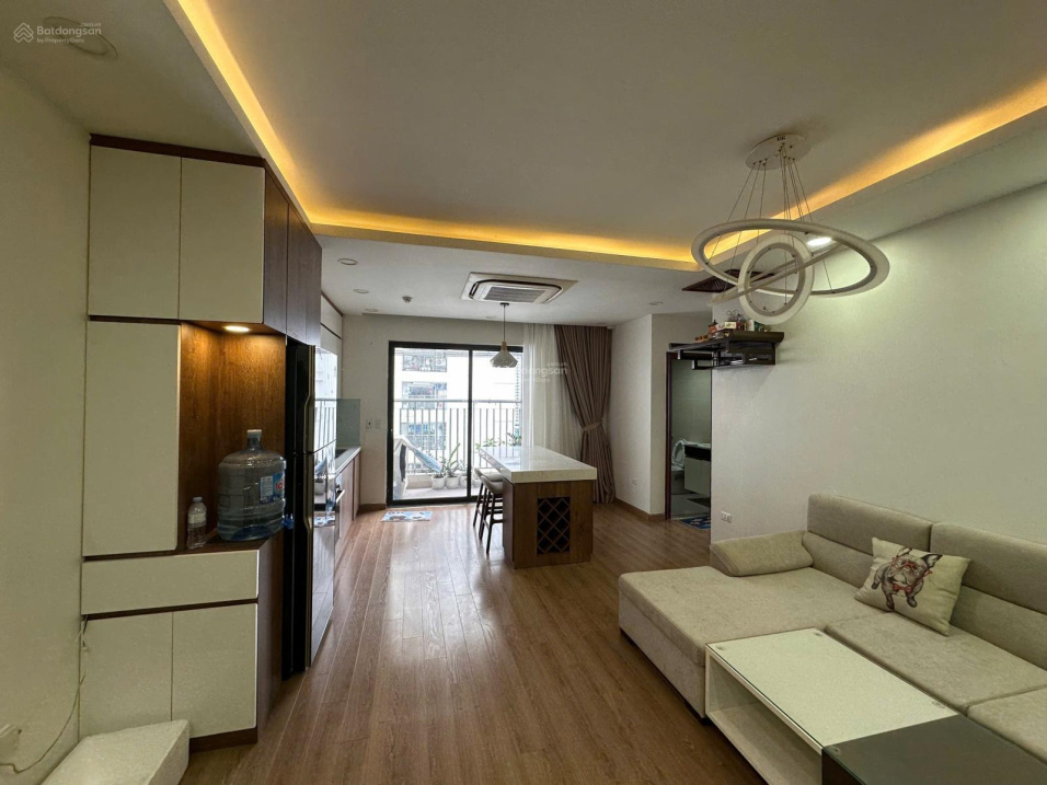 Cho thuê căn hộ 2PN, 2WC giá tốt tại Central Field Trung Kính, 70m2 ...