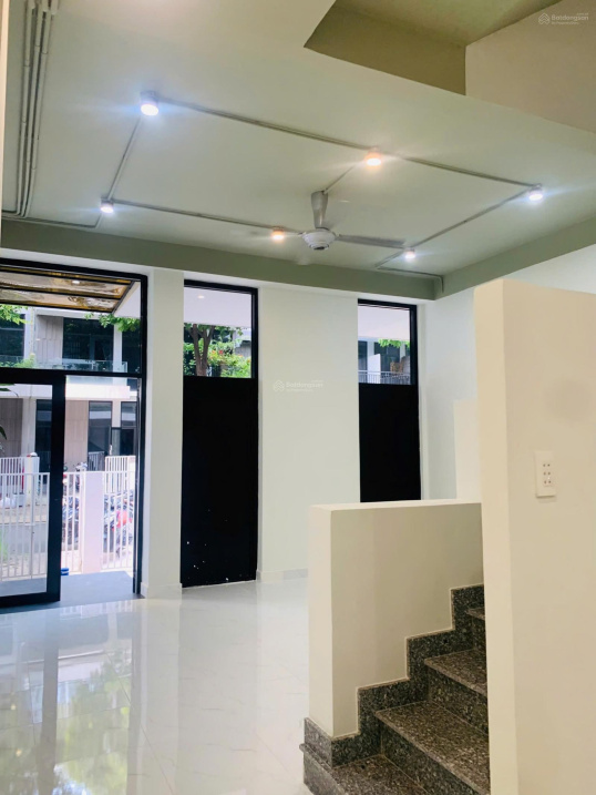 Cho thuê nhà phố nguyên căn gần Cảng Cát Lái - 4 PN - 15 triệu.