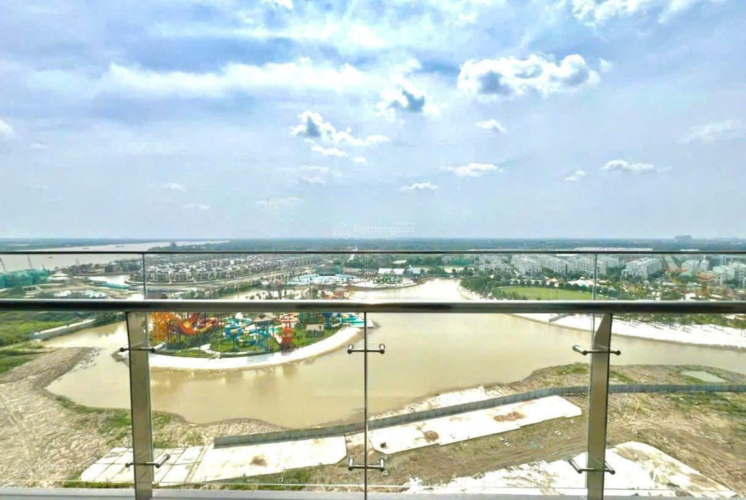 Bán căn 3PN2WC view bắn pháo bông The Beverly 9 tỷ