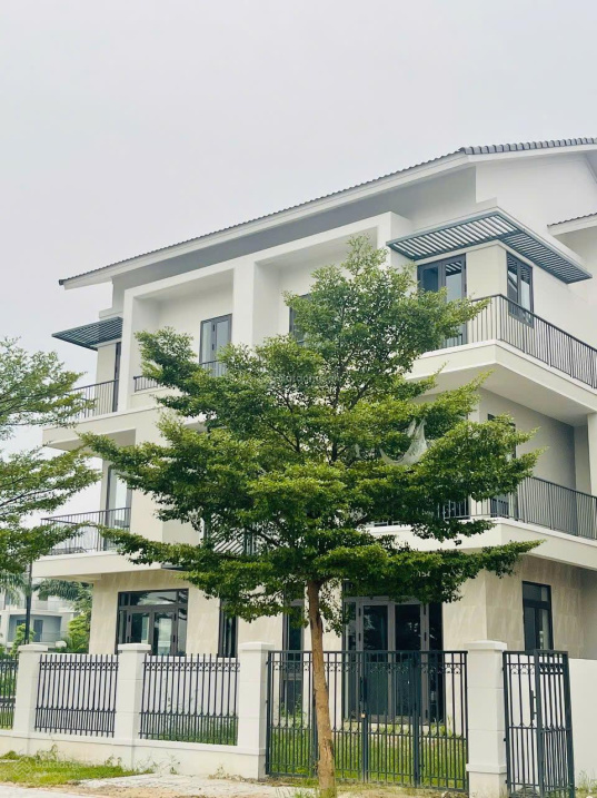 CÁCH HÀ NỘI 12KM - BIỆT THỰ HƠN 190m2 BAO GỒM CẢ NHÀ VÀ ĐẤT CHỈ 70 tr/m2. VAY 70% MIỄN LÃI 18t