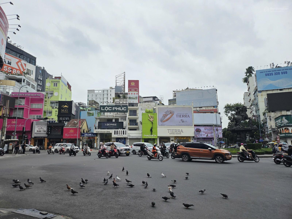 CHO THUÊ NHÀ MẶT TIỀN 168M2 - ngã sáu Phù Đổng - VỊ TRÍ KIM CƯƠNG