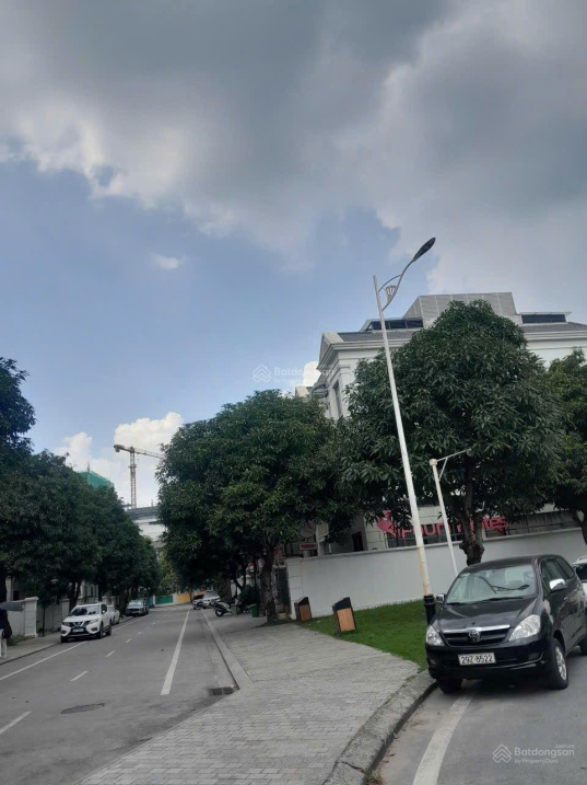 BÁN BIỆT THỰ VINHOMES RIVERSIDE LONG BIÊN 46 TỶ 176M MT 9M 4T SÁT TRỤC ...