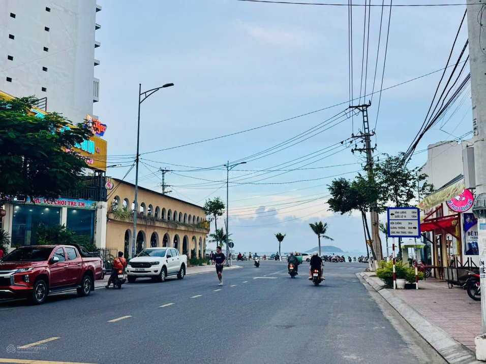 Nhà gần biển đường Điện Biên Phủ, hẻm thông rộng 6m, cách biển Phạm Văn ...