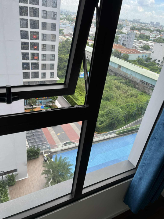 * The Privia: Cho thuê 01 PN gồm ML, Bếp, hút mùi, rèm giá 10tr/th