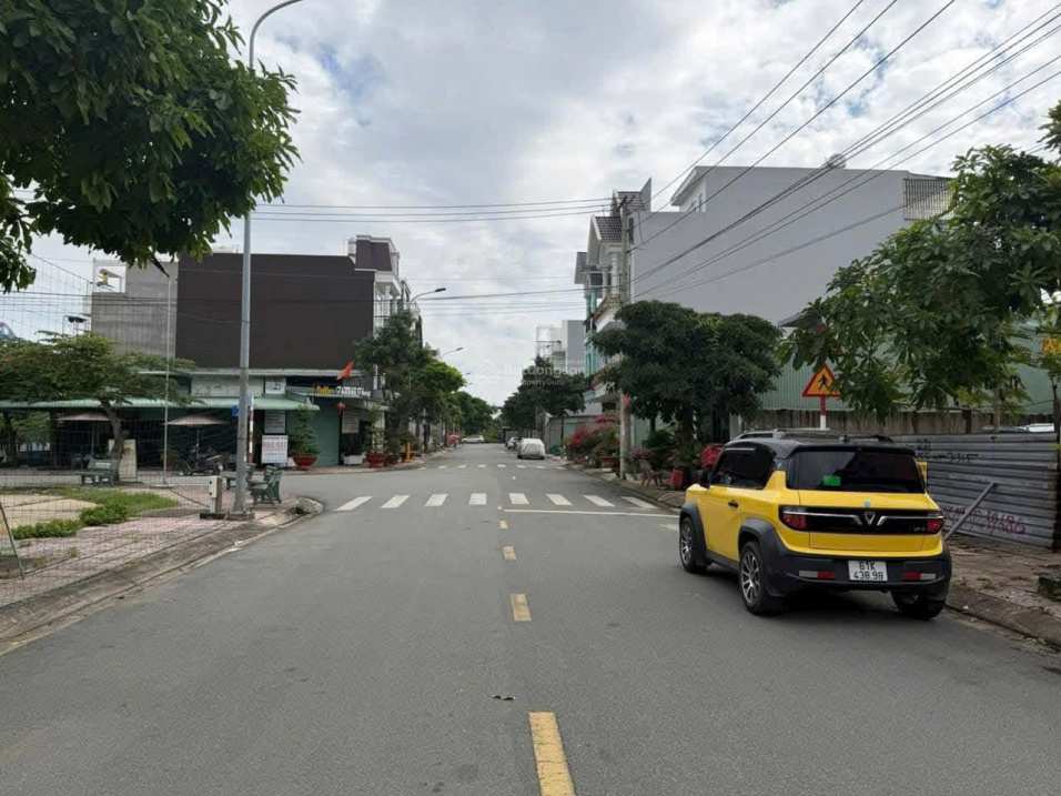 Bán đất KDC Phúc Đạt Dĩ An 5x12m 60m2 giá 3,3 tỷ LH 0906 309 ***gc