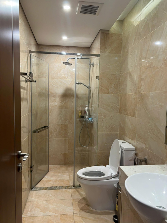 Gia đình bán căn hộ tại 110 Cầu Giấy Center Point 76m2, 2 ngủ, ban công ...