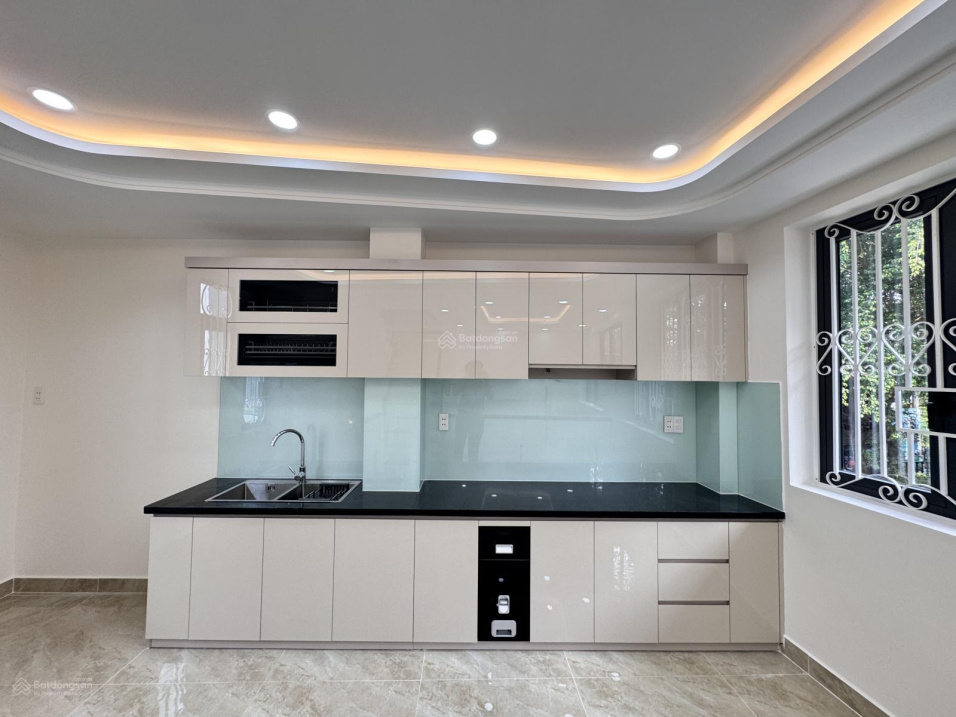 Bán Nhà Mới Xây 4 Tầng- Sát Mặt Tiền QL13- Kinh doanh buôn bán sầm uất ...