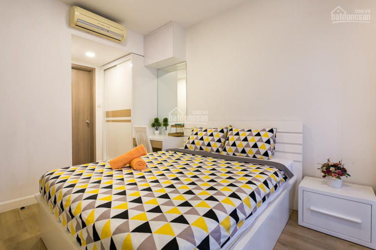 Cho thuê gấp CC Gold View - Q4, DT 86m2, 2PN, nhà mới đẹp, giá 13tr/th ...