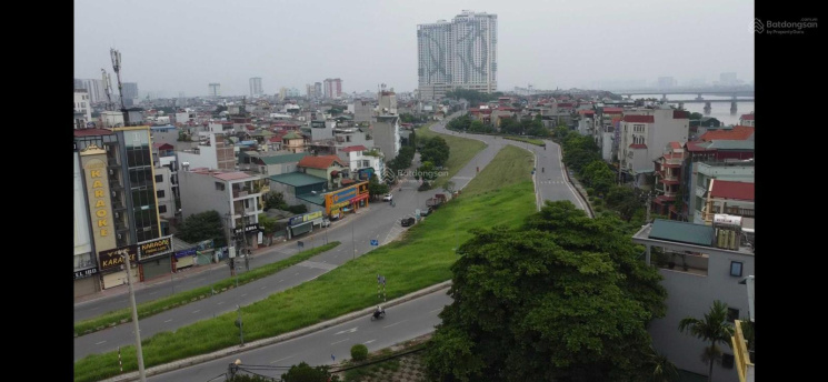 Bán đất 103m2 (5.06x20m) mặt đê Ngọc Thụy (ngoài đê) có nhà 4T, vị trí ...